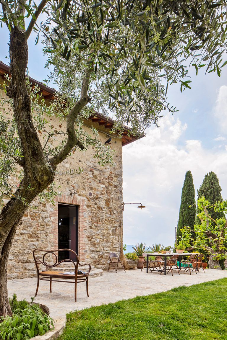 Binnenkijken in een huis vol kunst in Toscane - Seasons